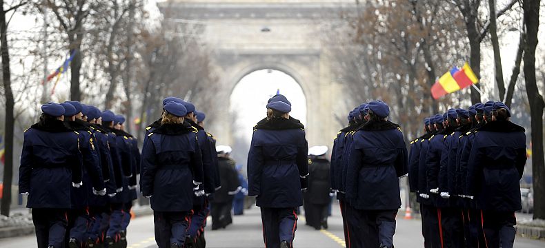 Svátky ve Francii: ohňostroje nad Eiffelovkou, vojenská paráda a ...